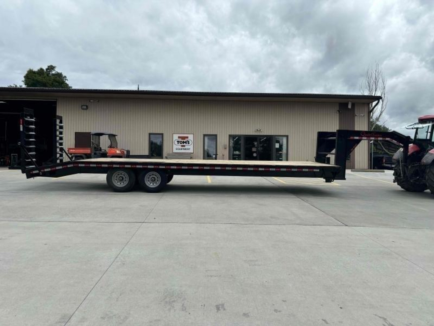 New 2026 Quality Trailers 24' Gooseneck (20' + 4' Dovetail ...