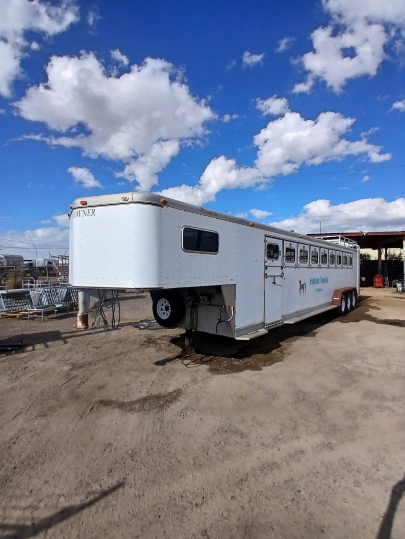 New 2025 MAVERICK TRAILERS 2H BP 13' Horse Trailer | Mesa Arizona