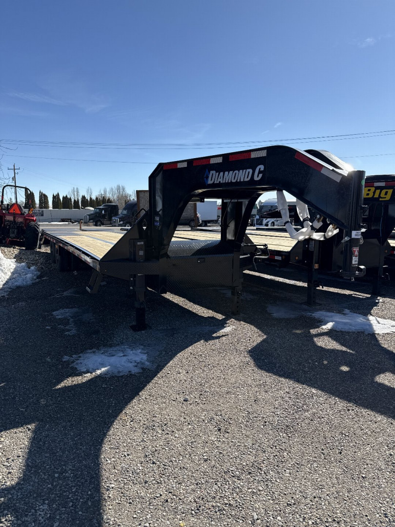 New 2025 Diamond C Trailers FMAX212 30' Max Ramp Equipment Trailer ...