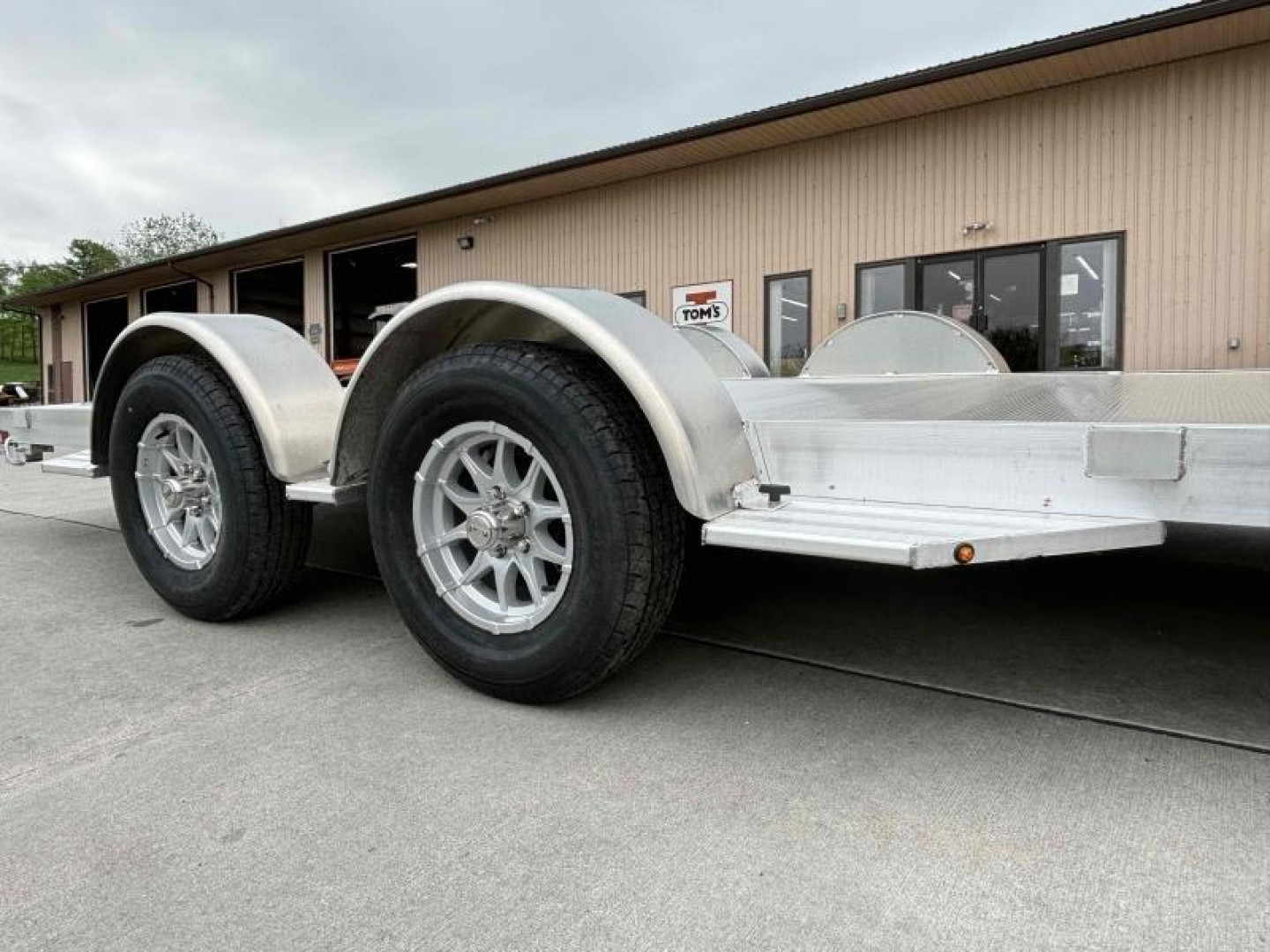 New 2026 Aluma Trailers 8218 R Tandem Axle Aluminum Car Hauler - W/ Slide Out Ramps - 7000# GVWR ...