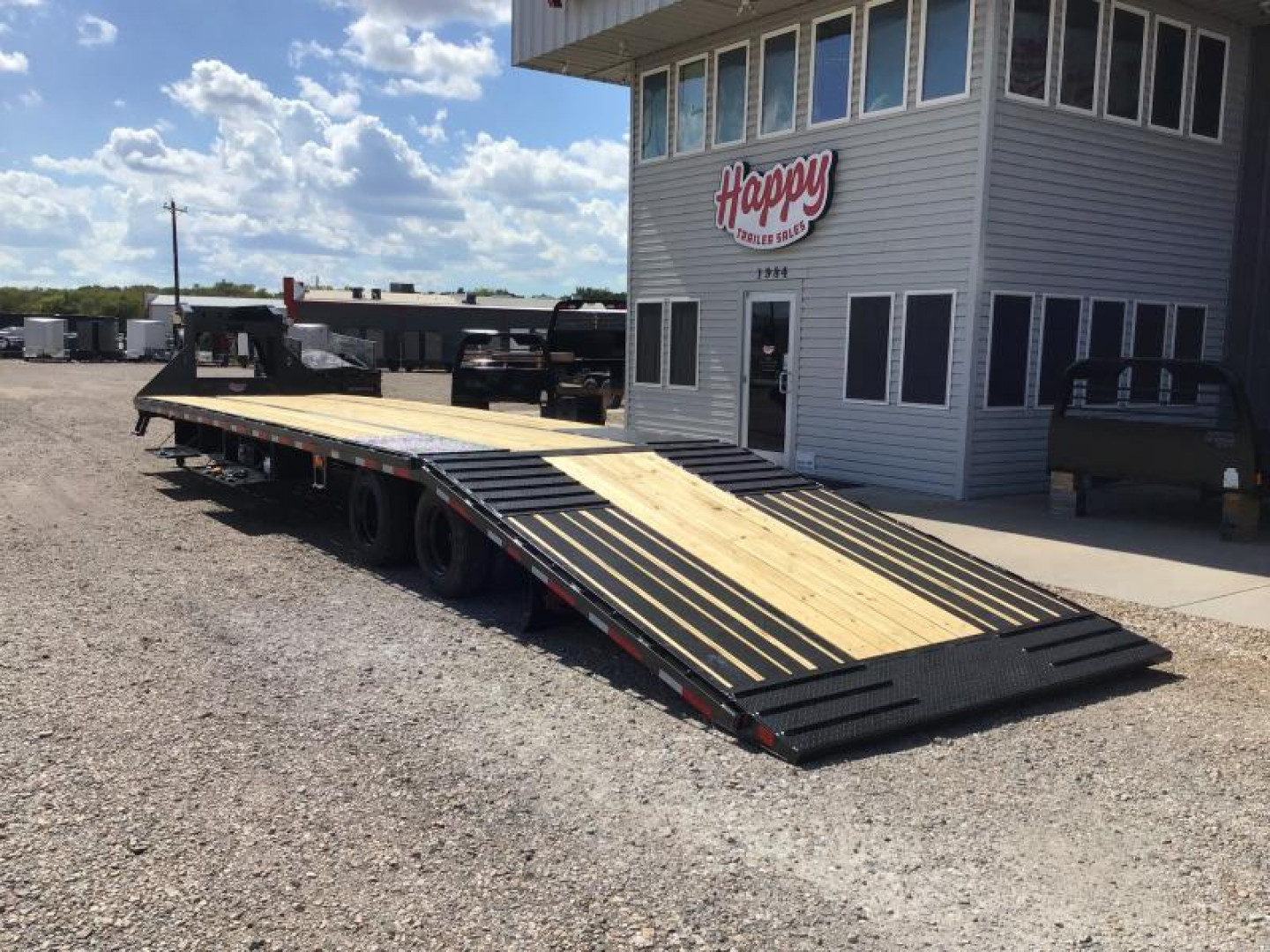 New 2025 Diamond C 102"x40' Engineered Beam FMAX216 w/ Hyd. Dovetail ...