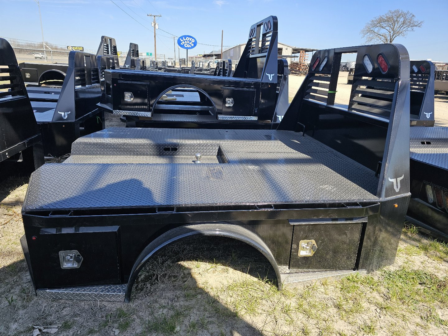 New 2025 Neckover SKIRTED DUALLY Truck Bed | Waco Texas