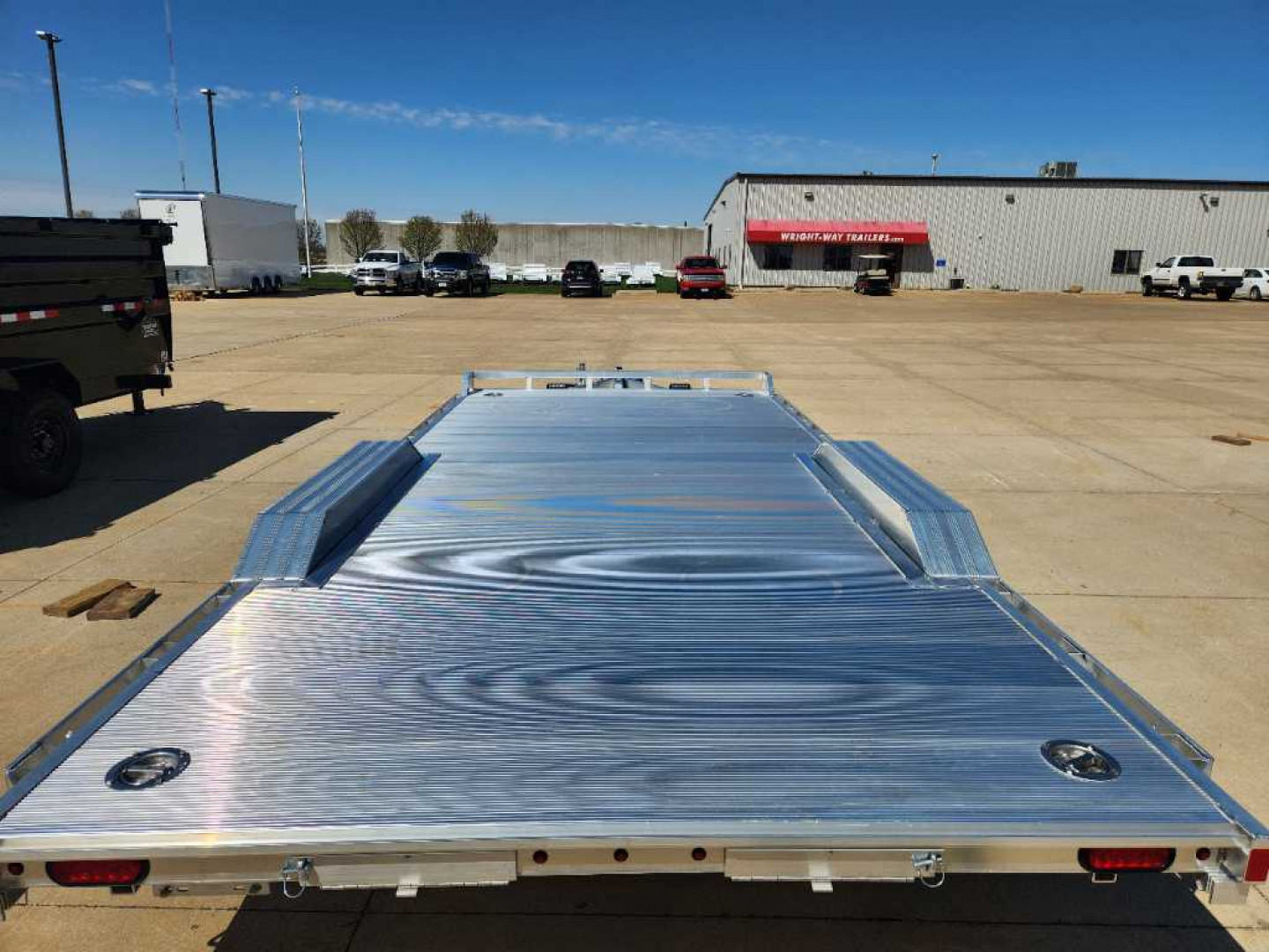 New 2025 Aluma 18' WIDE BODY DRIVE OVER FENDERS Utility Trailer ...